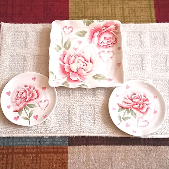 Maxcera Amour | Kitchen | Maxcera Amour Hand Painted 3 Piece Plate Set ...
